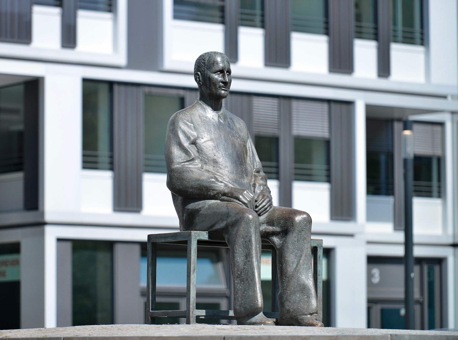 Im Mittelpunkt: der Mensch | MDR Kultur – OstKUNSTWest